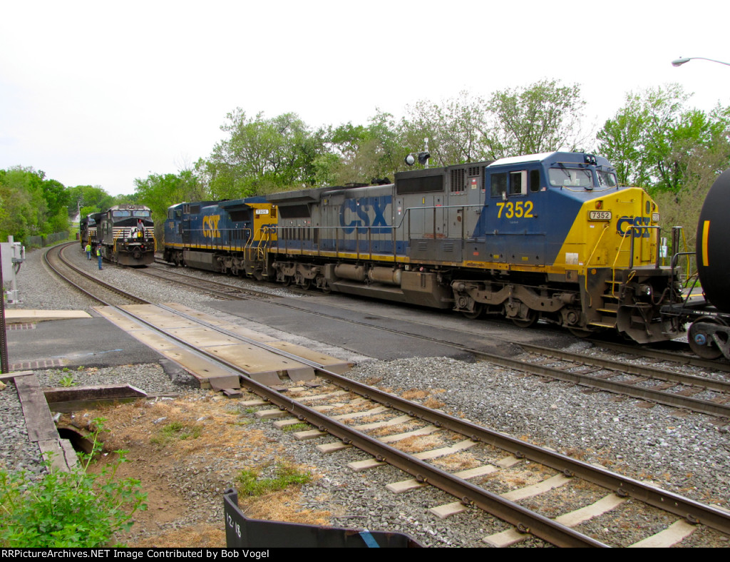 CSX 7352 and 7325